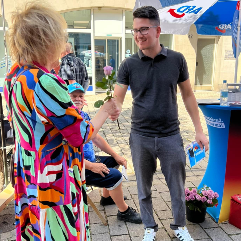 Infostand am 15. Juli 2023, wieder viel Zuspruch – Platzverweis für ...